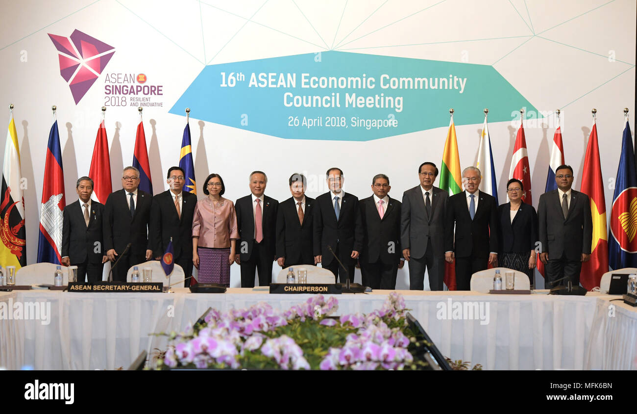 Singapore. 26th Apr, 2018. Participants of the 16th ASEAN Economic Community (AEC) Council ...