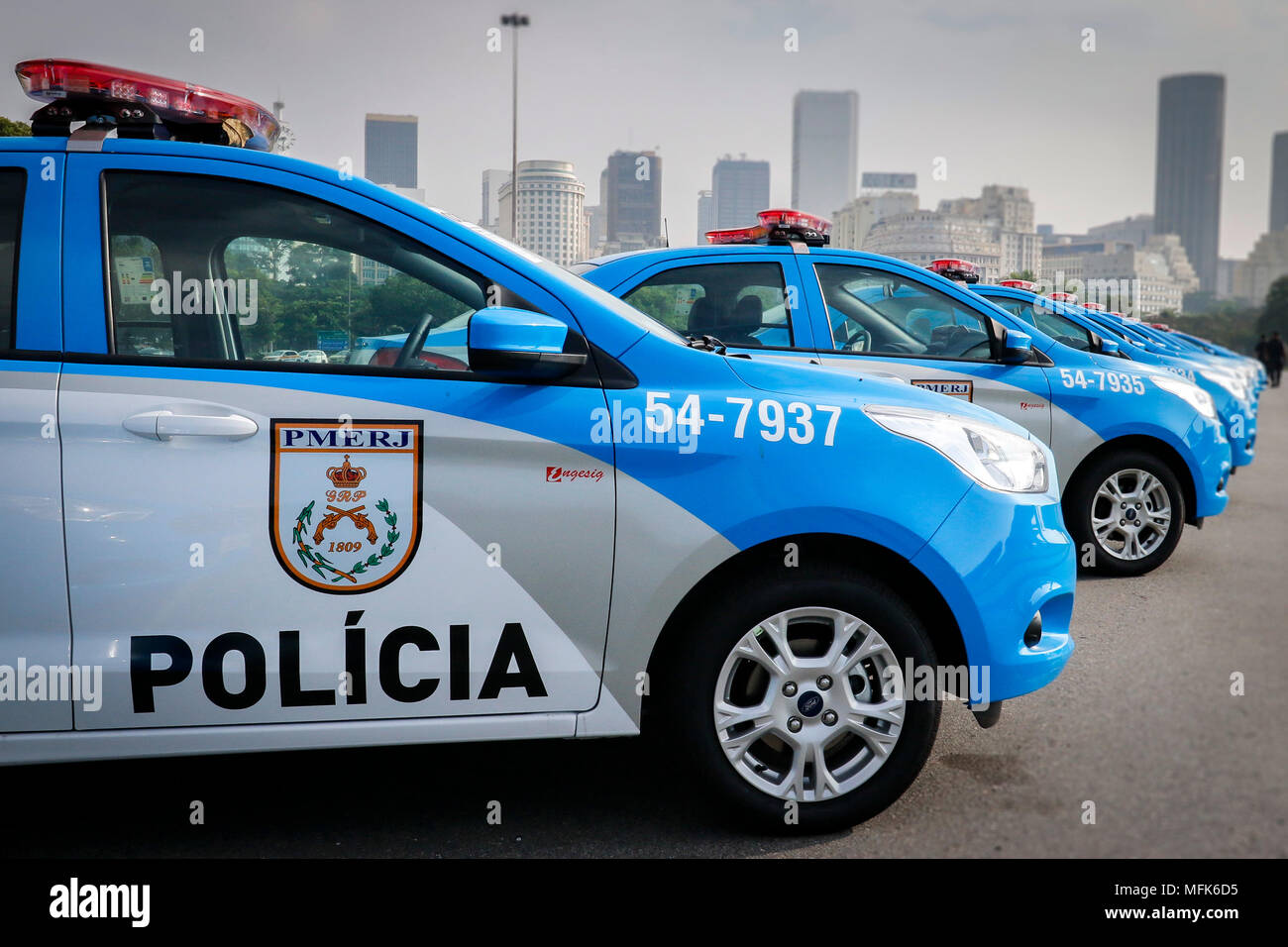 Rio de janeiro brazil police cars hi-res stock photography and images ...