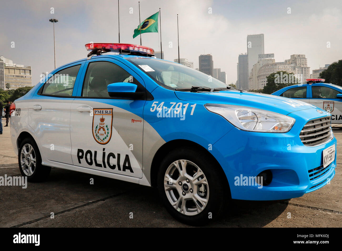 Rio de janeiro brazil police cars hi-res stock photography and images ...