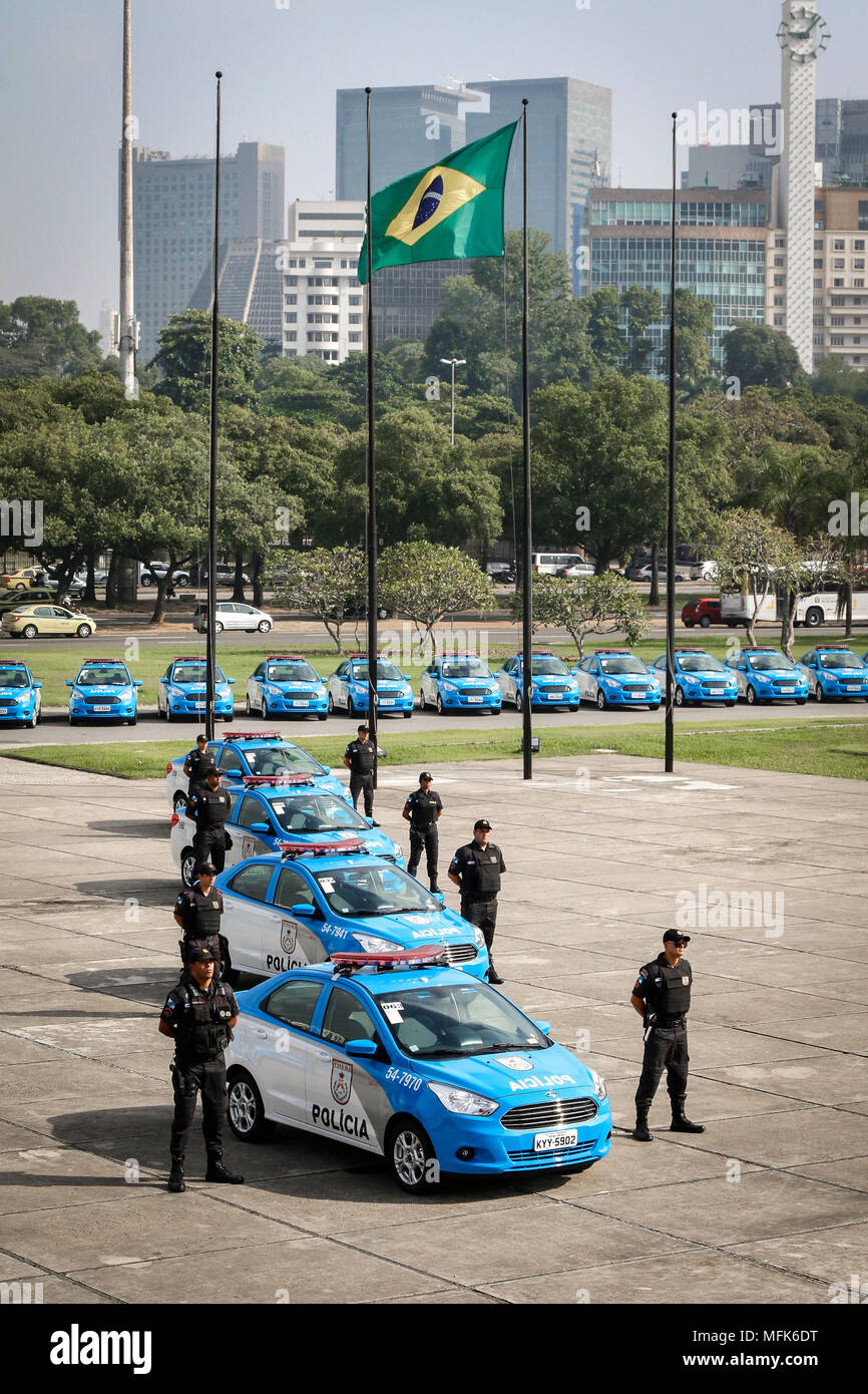 Rio de janeiro brazil police cars hi-res stock photography and images ...