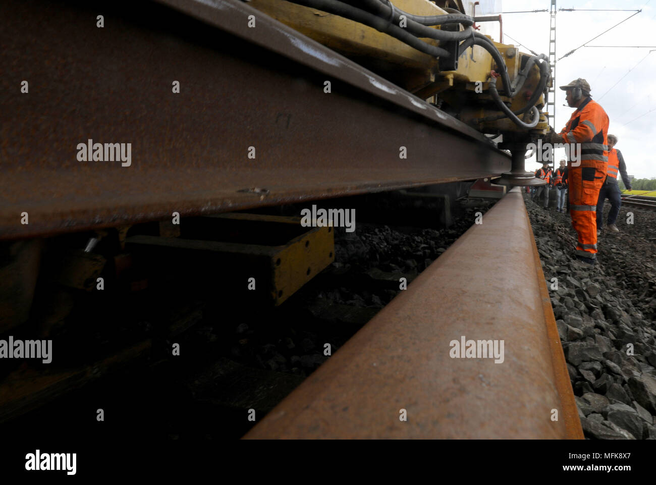 Track ballast hi-res stock photography and images - Alamy