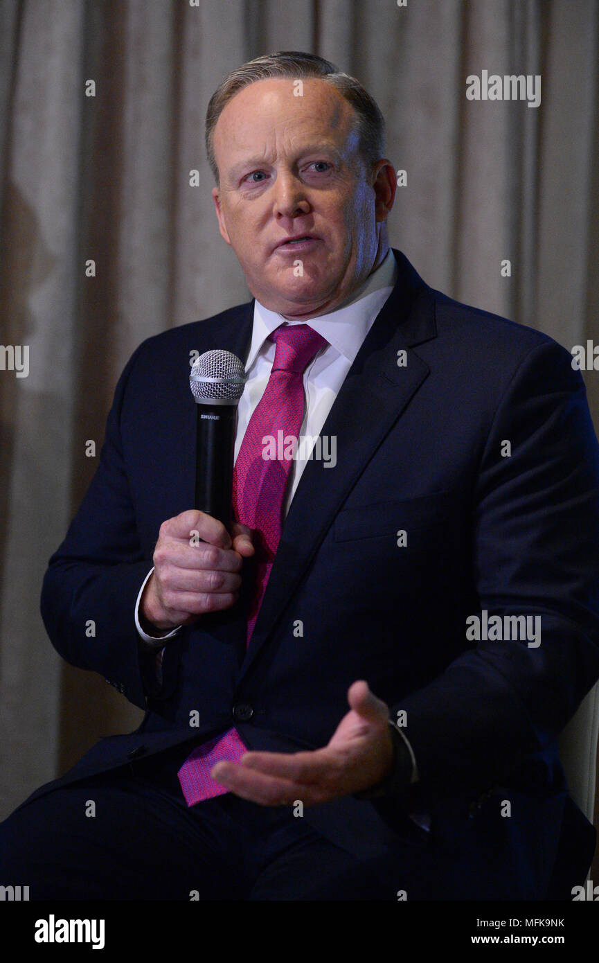 White house press secretary hi-res stock photography and images - Alamy