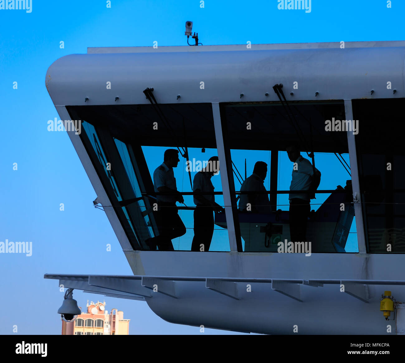 Ships bridge sailing past hi-res stock photography and images - Alamy