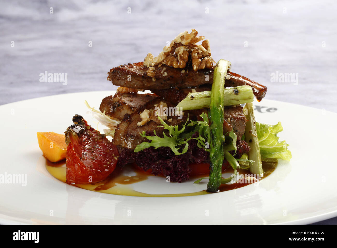 mango duck salad Stock Photo - Alamy