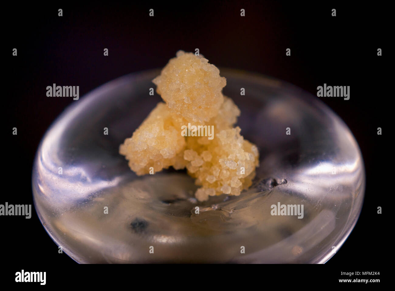 Thc crystals hi-res stock photography and images - Alamy