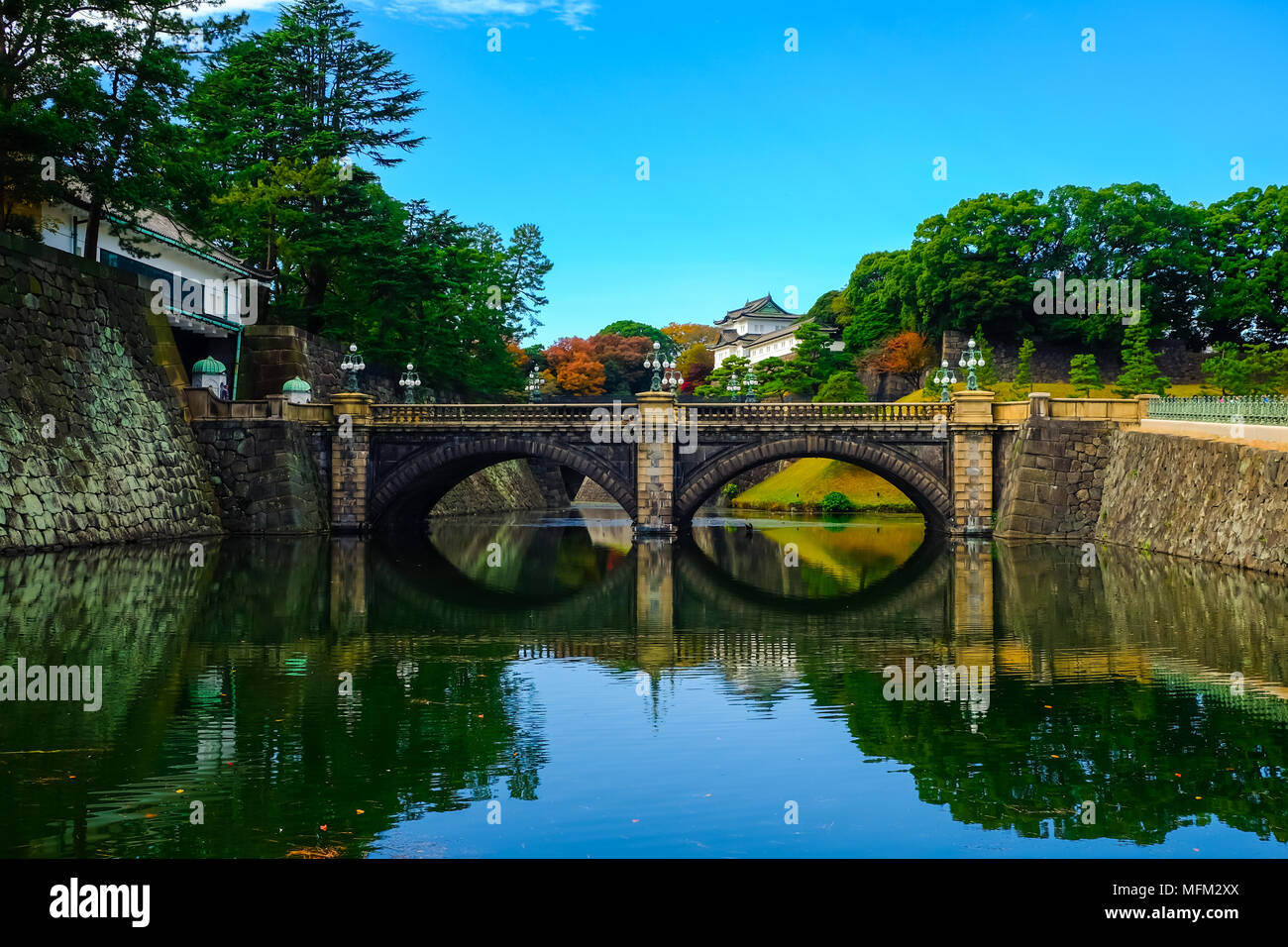 Tokyo imperial palace nijubashi bridge hi-res stock photography and ...