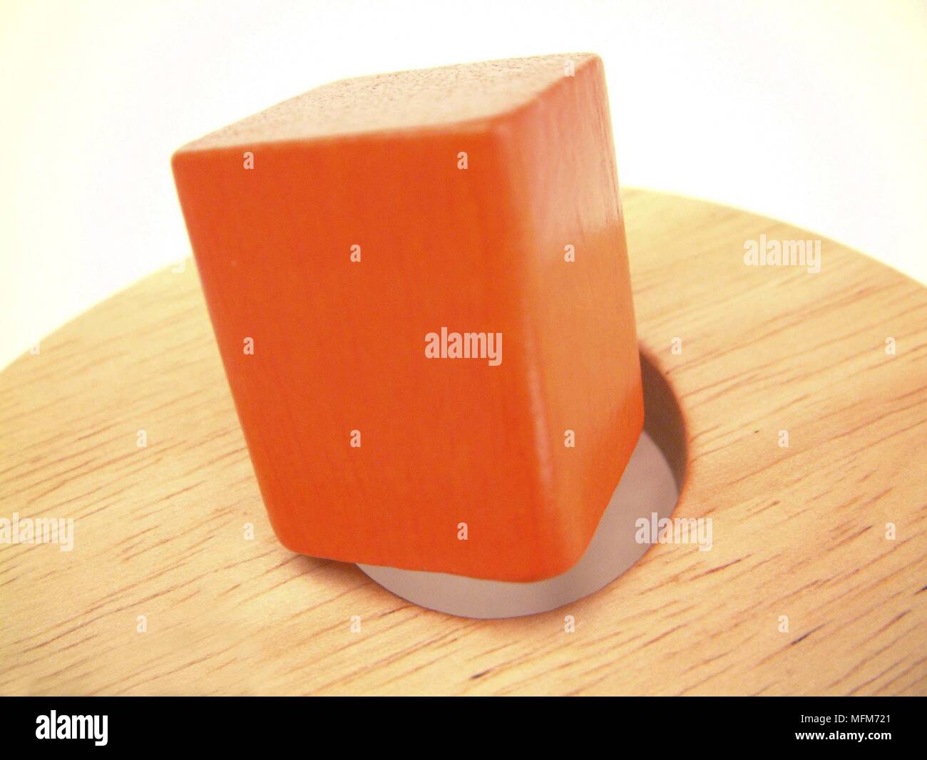 Square peg into a round hole hi-res stock photography and images - Alamy