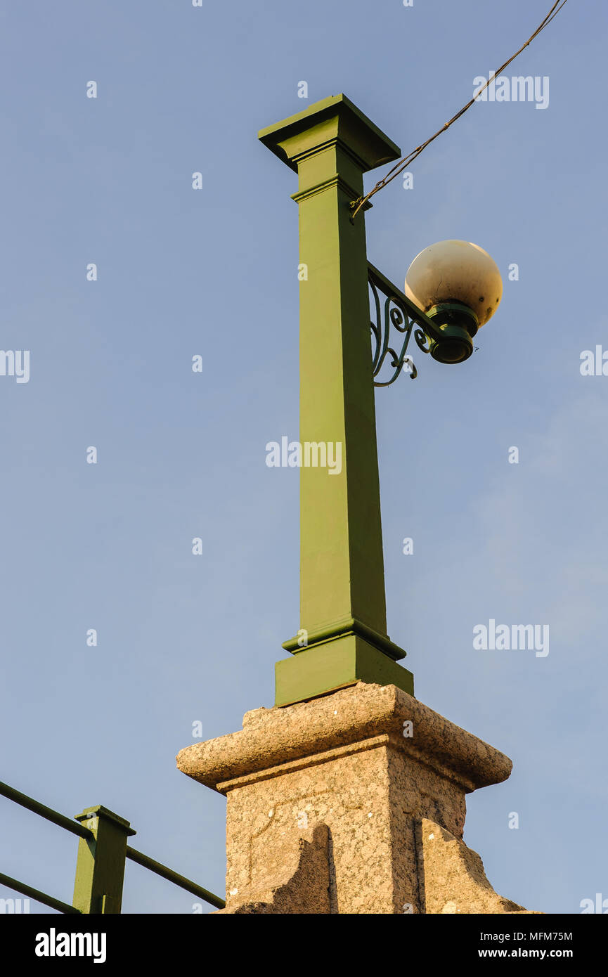Lamp post of the bridge Stock Photo - Alamy