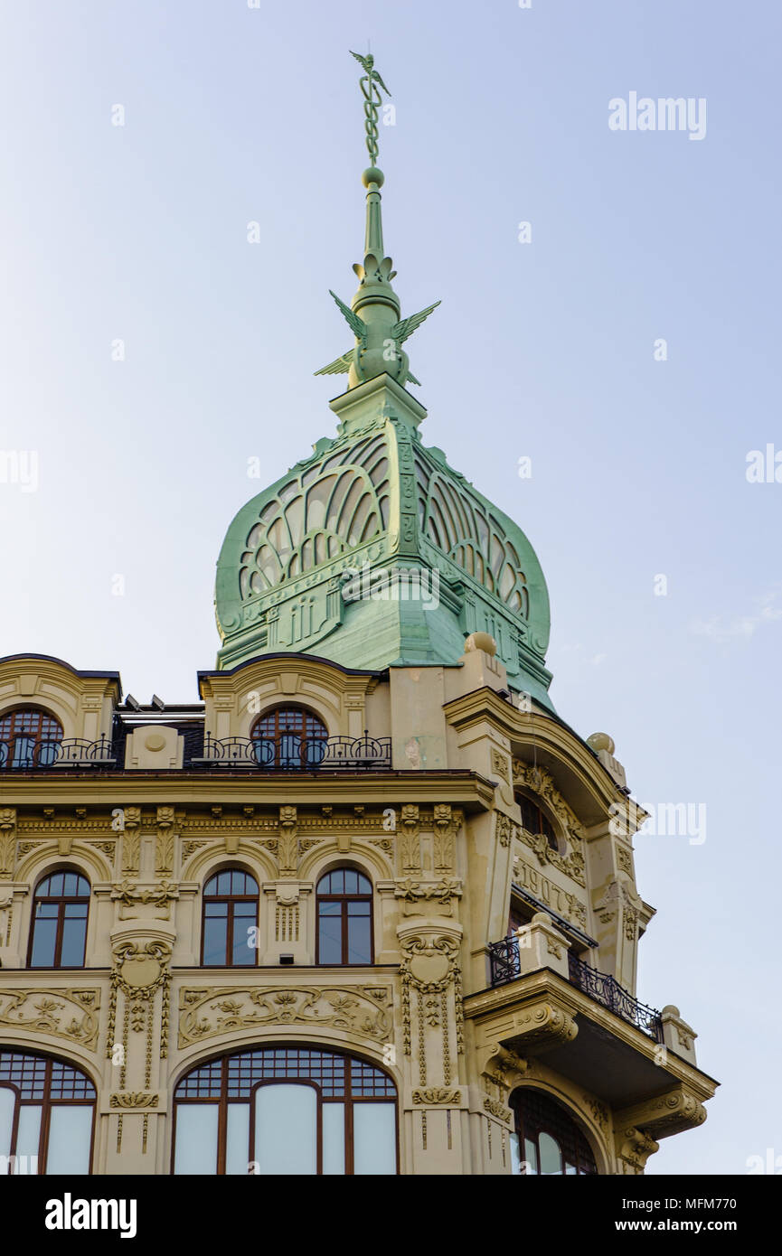 Building with a green chapel in St. Petersburg Stock Photo - Alamy