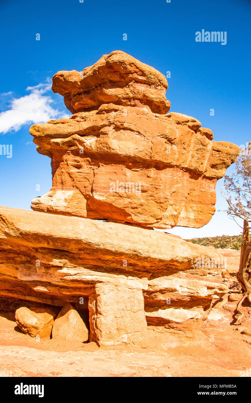 Balanced Rock at the Garden of the Gods in Colorado Springs, Colorado ...