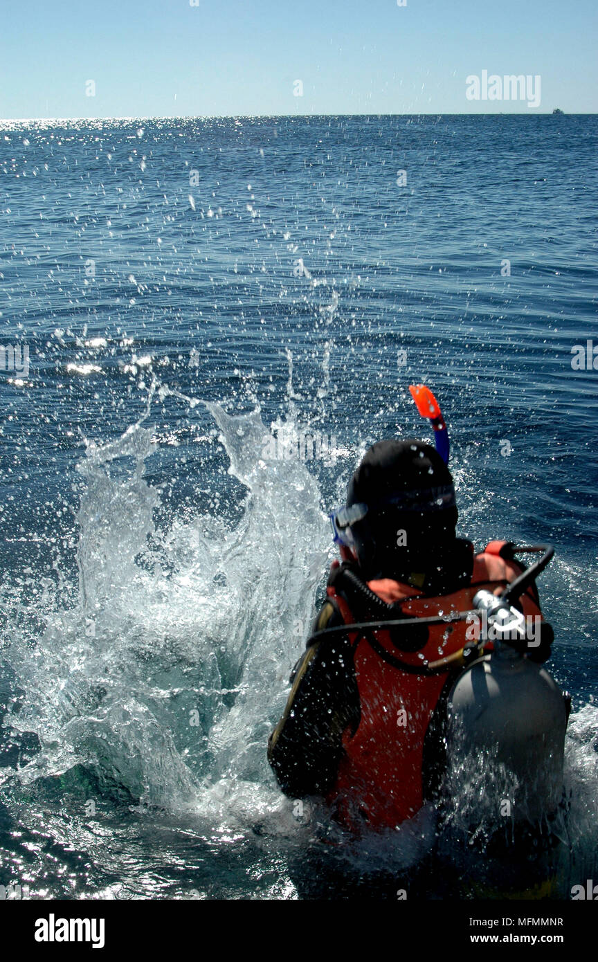 Scuba diver underwater Ref: CRB416 10009 047 Compulsory Credit: Kate ...