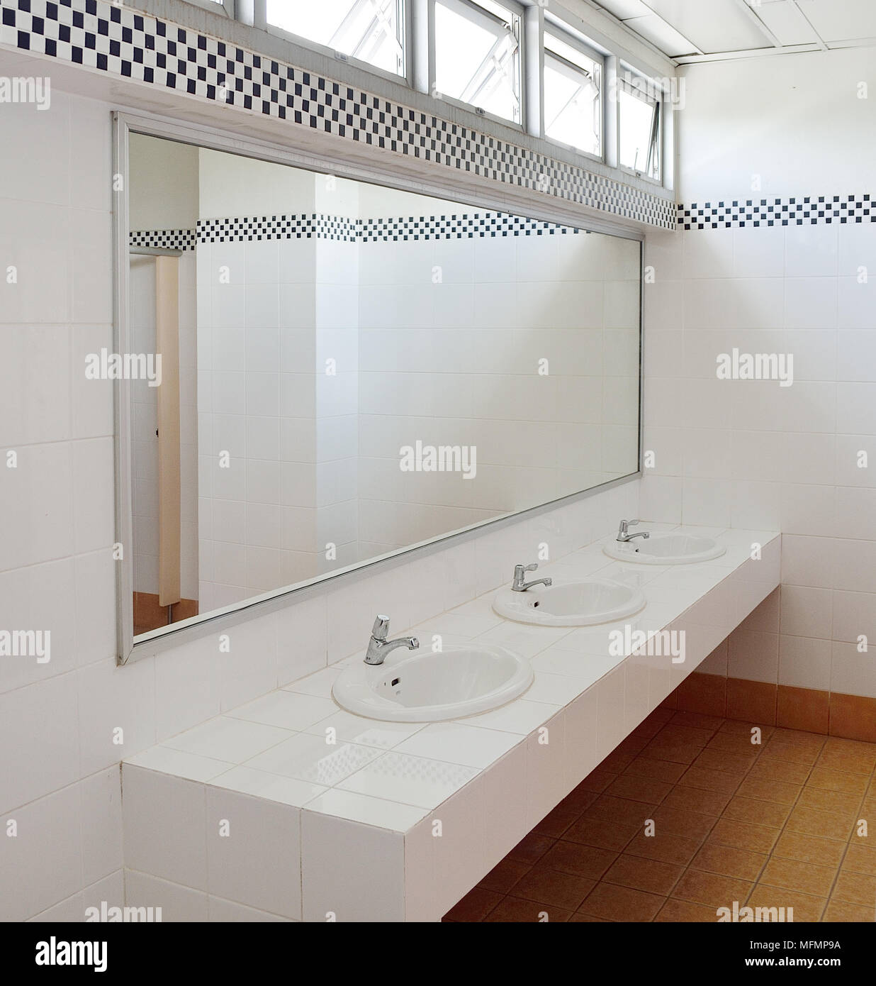 Office toilet sink hi-res stock photography and images - Alamy