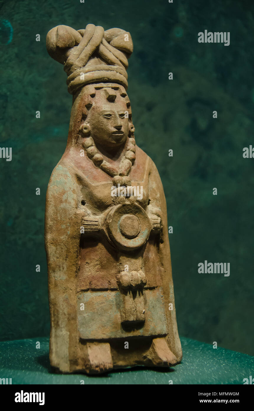 Mayan figure owl hi-res stock photography and images - Alamy