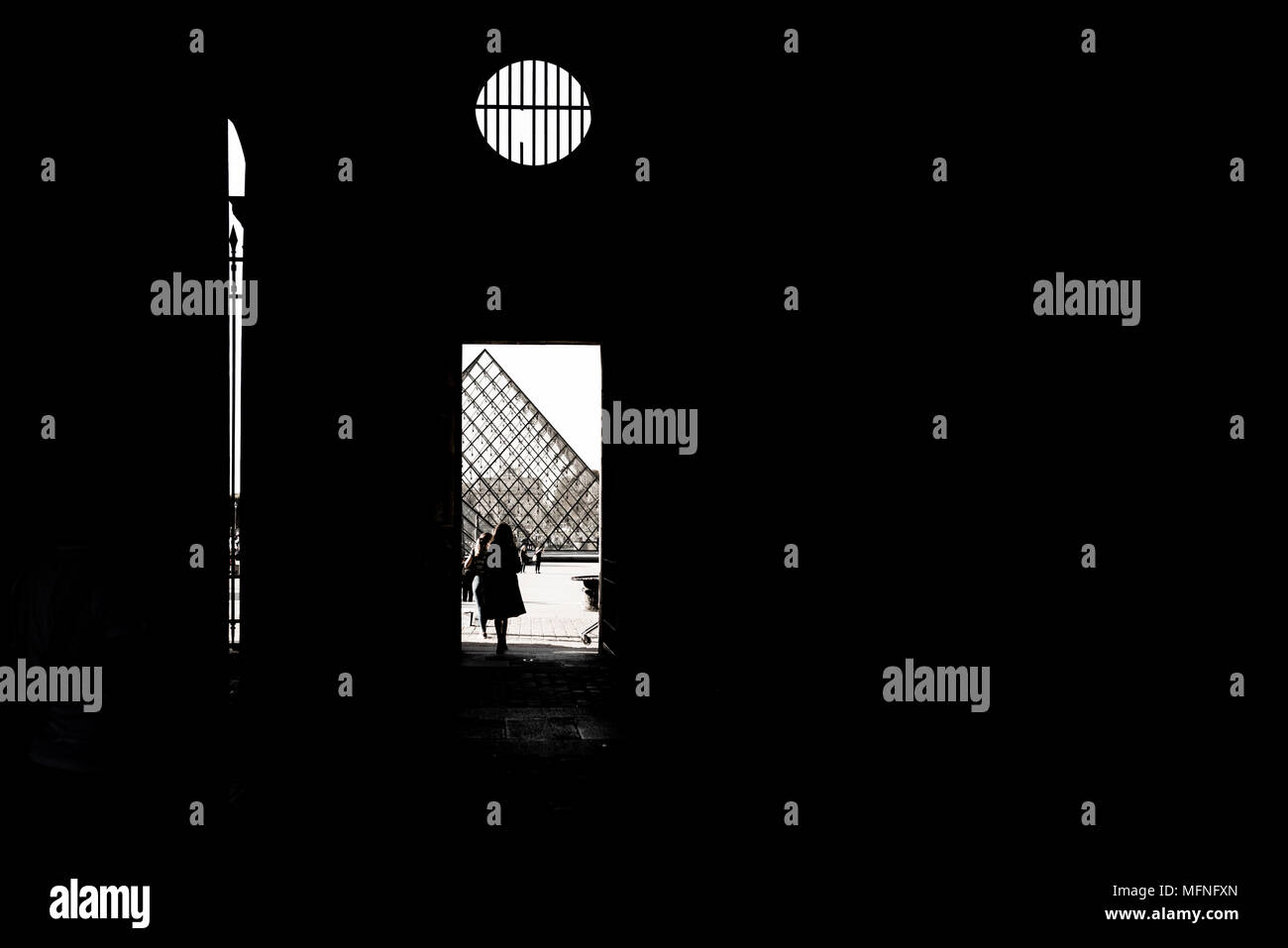 Paris street scenes hi-res stock photography and images - Alamy