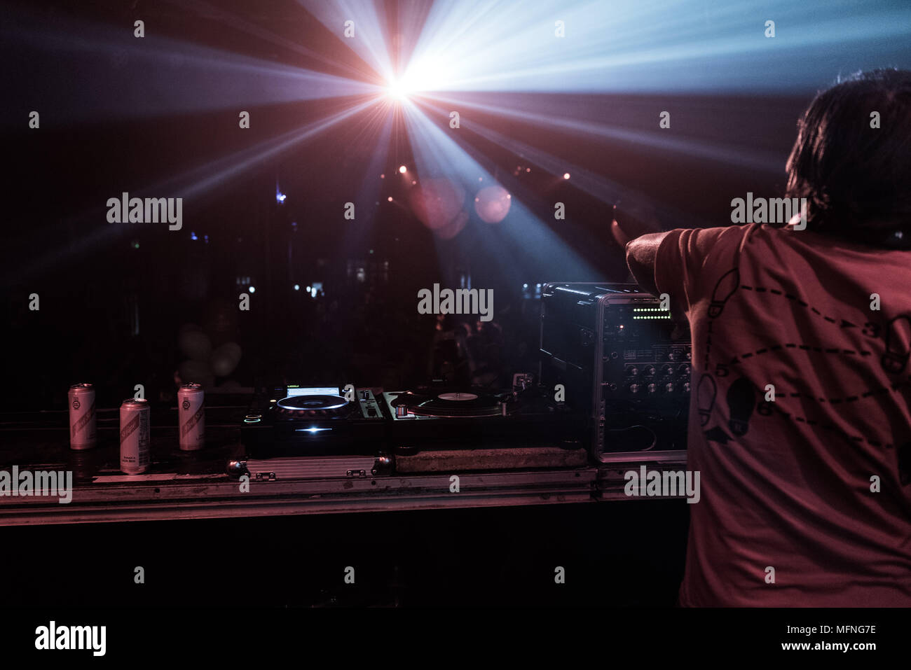 Shot put silhouette hi-res stock photography and images - Alamy