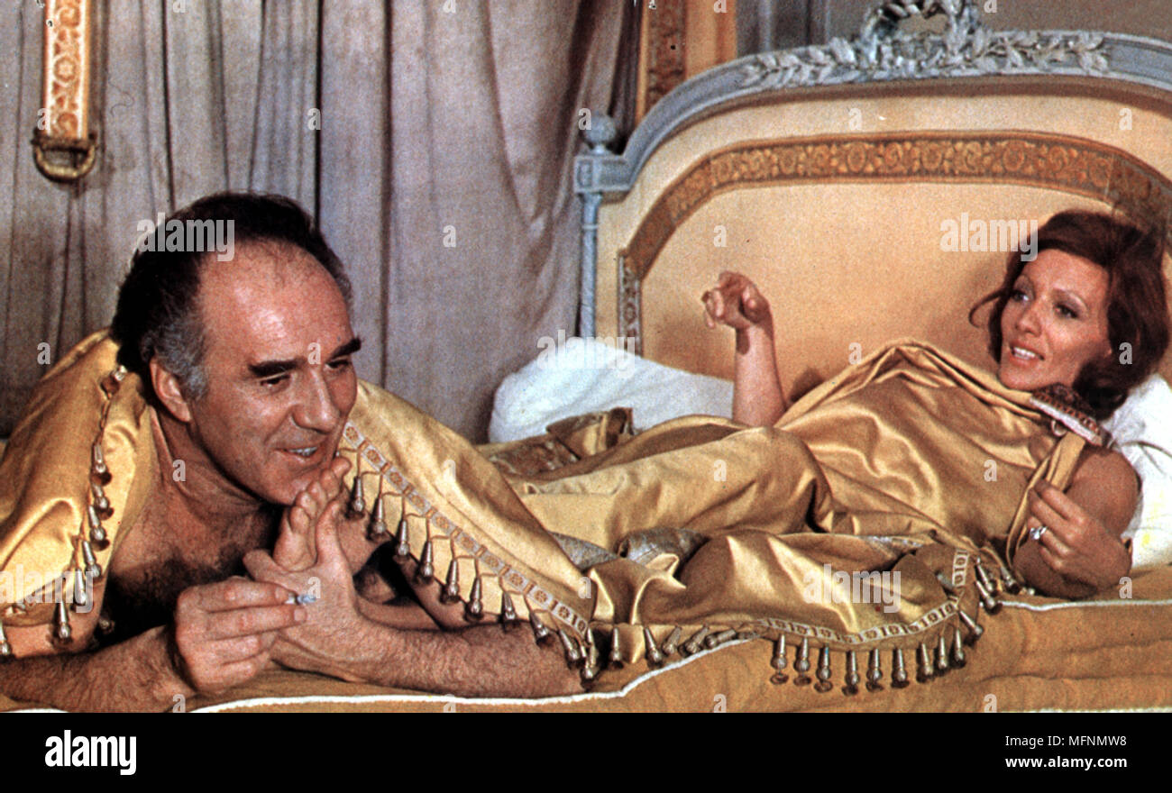 Les Noces rouges Year: 1973 - France / Italy Stéphane Audran, Michel ...