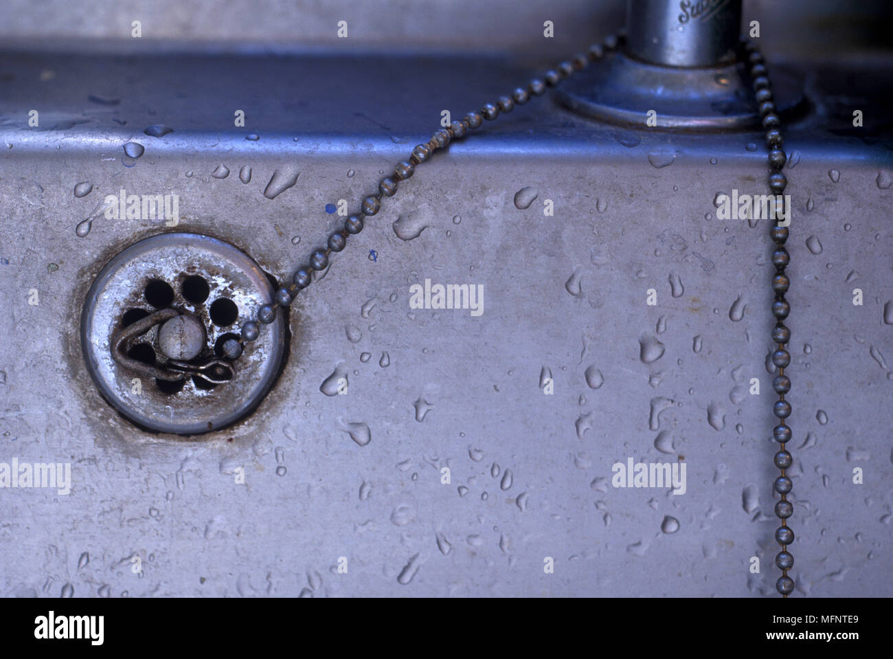 Overflow sink hi-res stock photography and images - Alamy