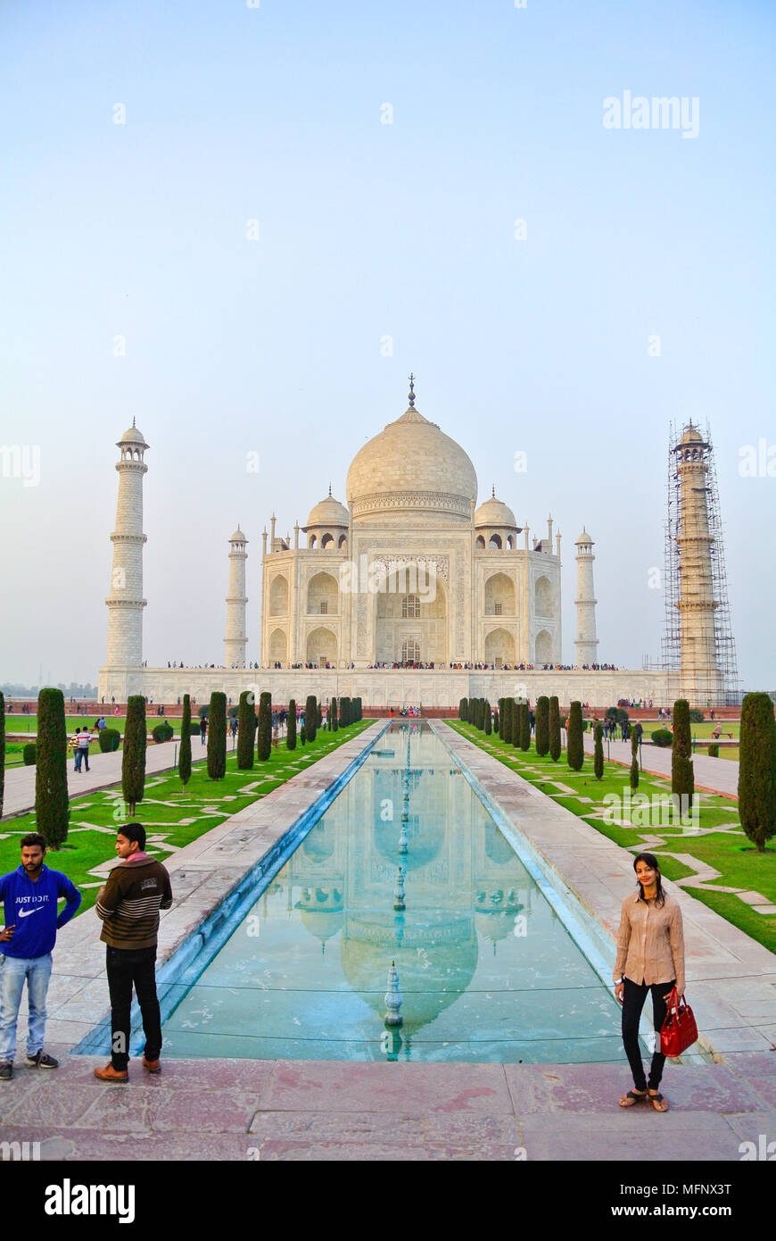 Taj mahal landscape hi-res stock photography and images - Alamy