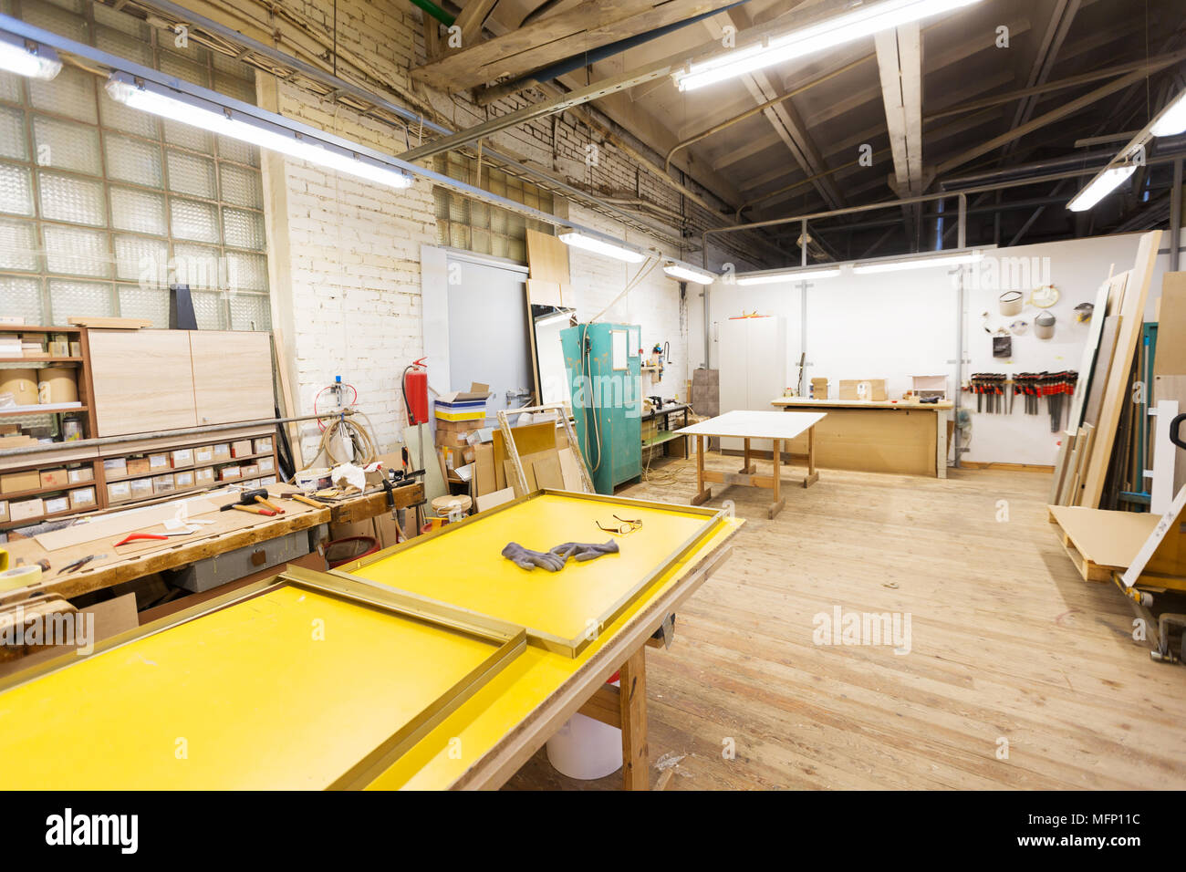 woodworking factory workshop Stock Photo - Alamy