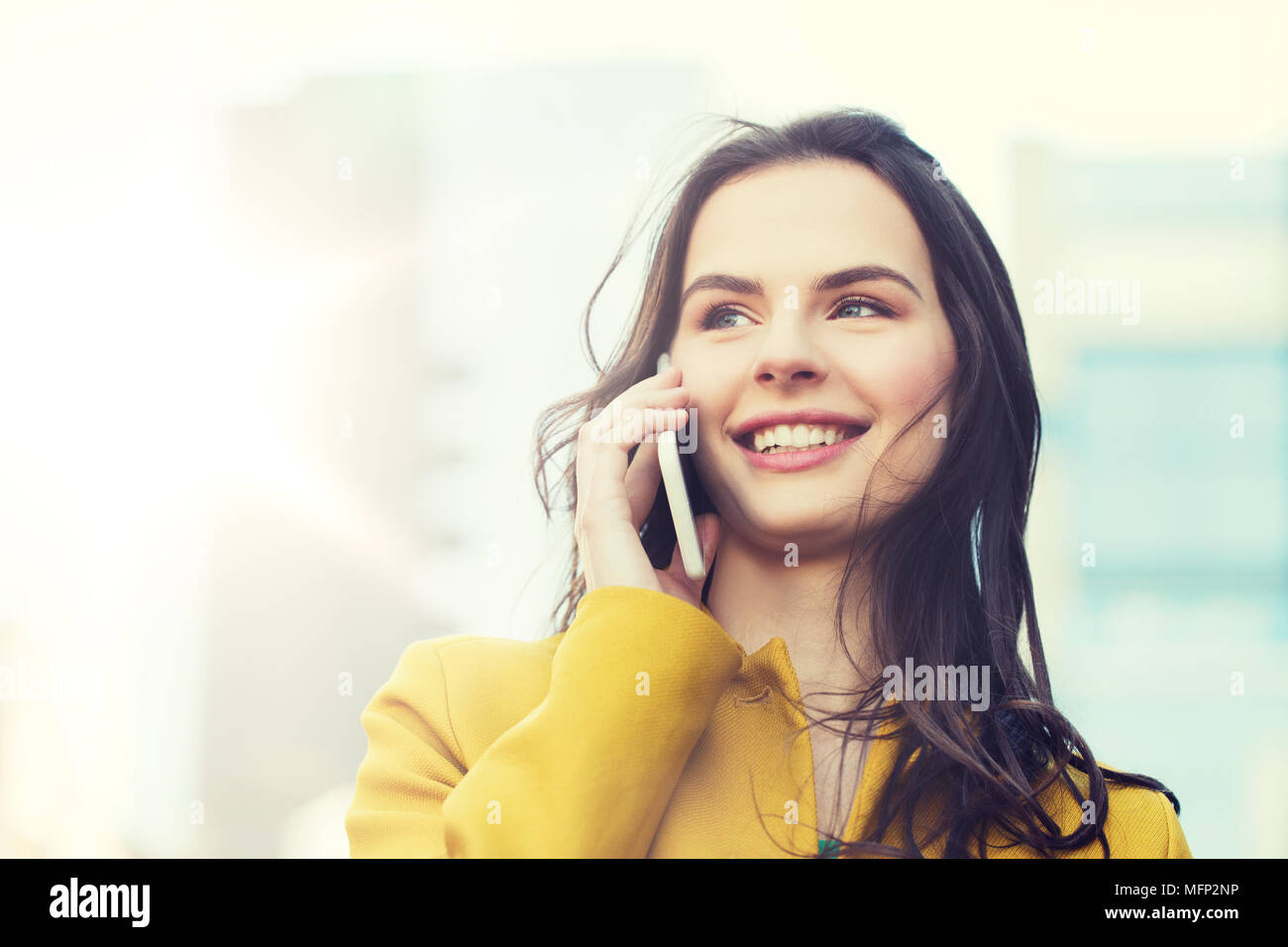 Woman girl smartphone hi-res stock photography and images - Alamy