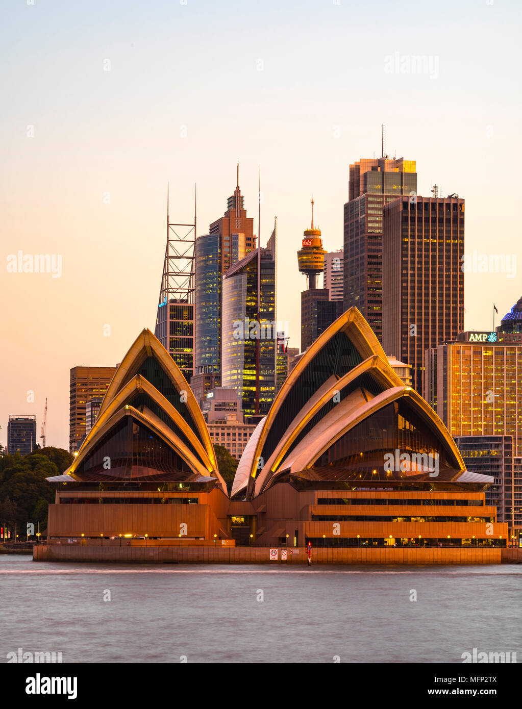 Sydney opera house sunset hi-res stock photography and images - Alamy