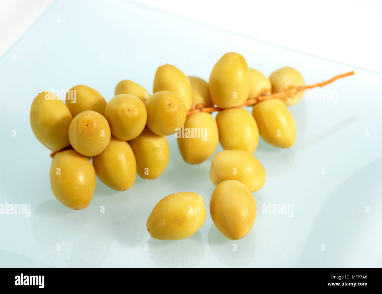 Fresh dates phoenix dactylifera hi-res stock photography and images - Alamy