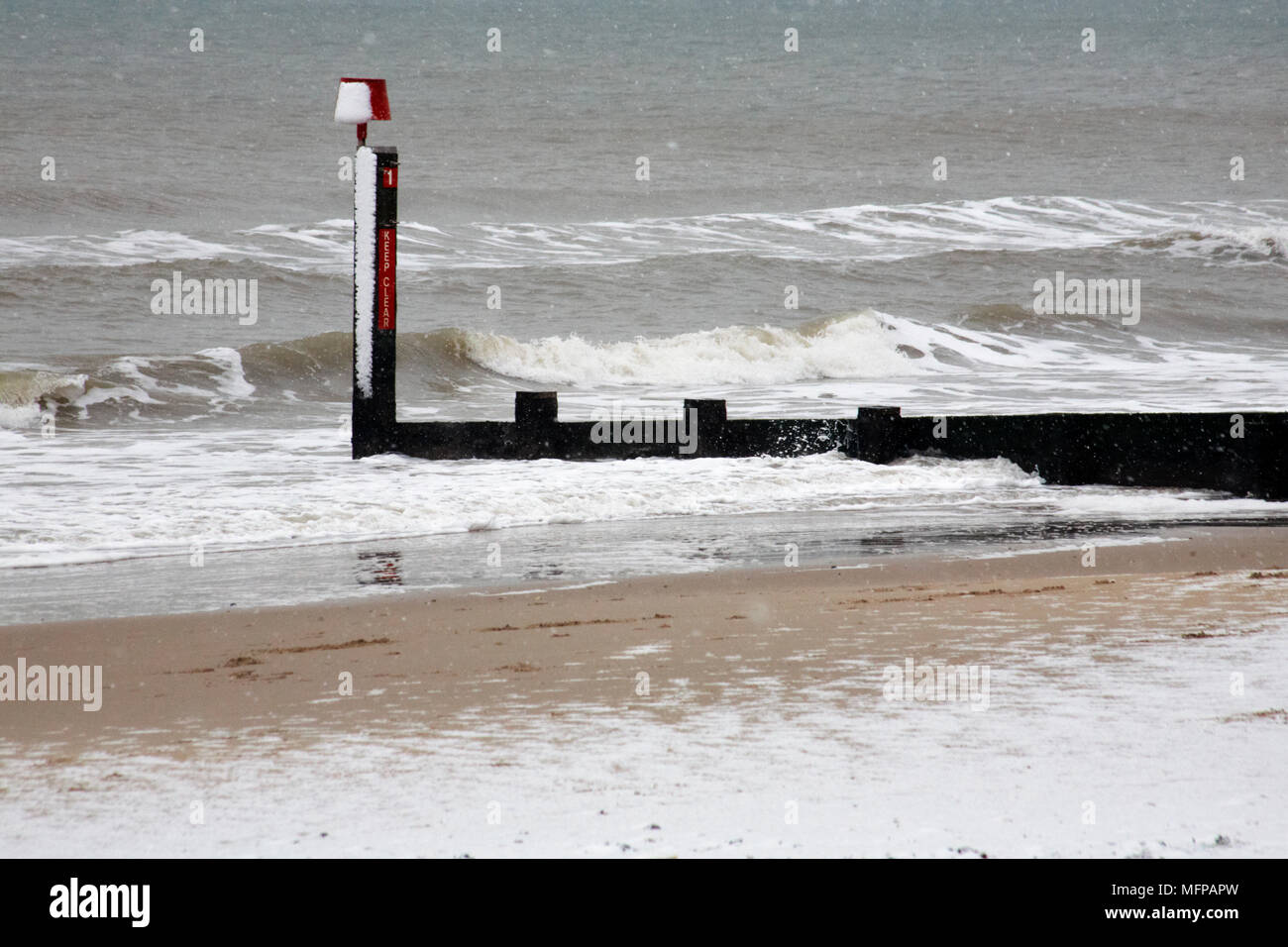 Snowing in bournemouth hi-res stock photography and images - Alamy