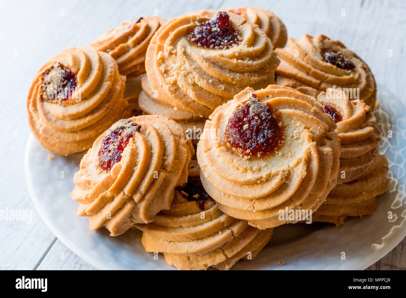 Jammie Dodgers Biscuits / Cookies Filled with Jam. Traditional Bakery ...