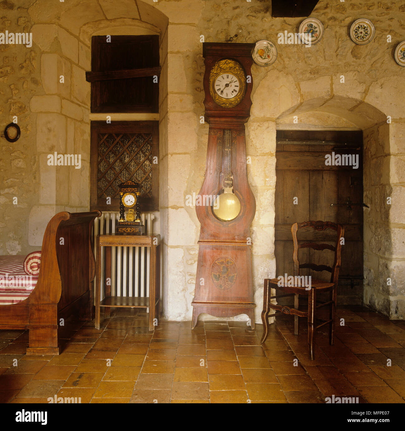 Longcase clock hi-res stock photography and images - Alamy