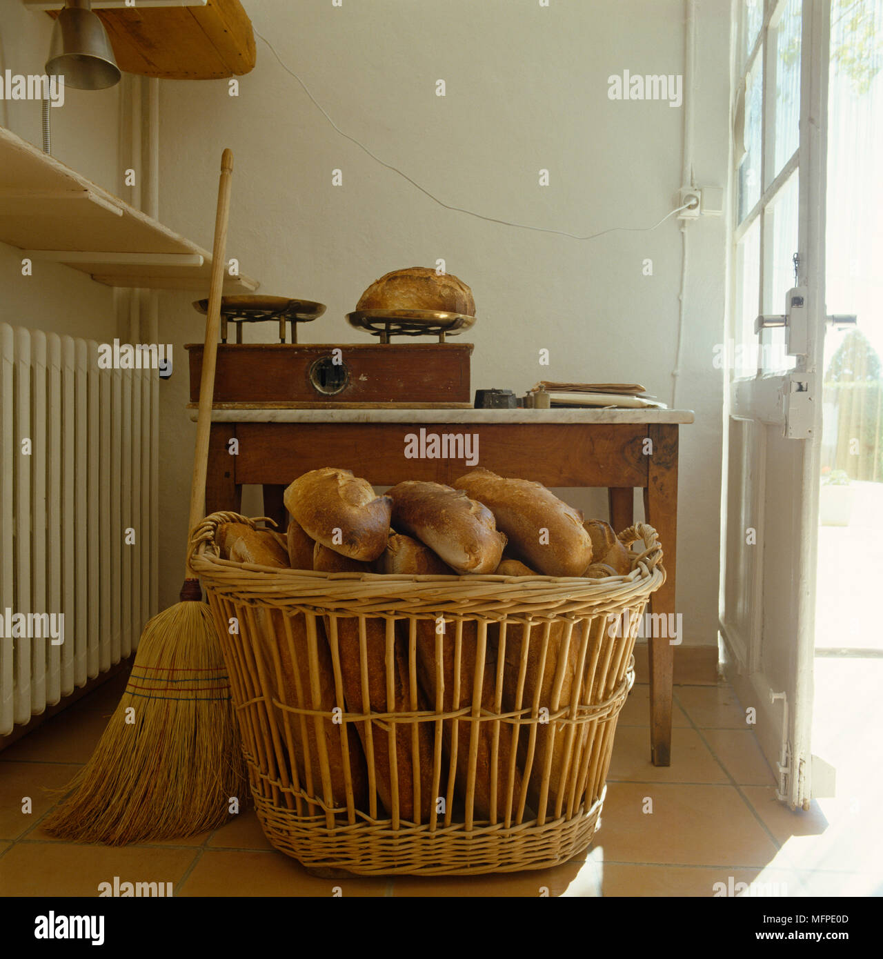 Old fashioned bread shop hi-res stock photography and images - Alamy