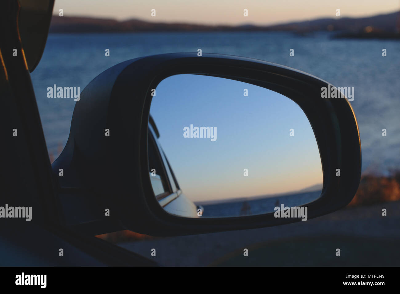 Car side view hi-res stock photography and images - Alamy