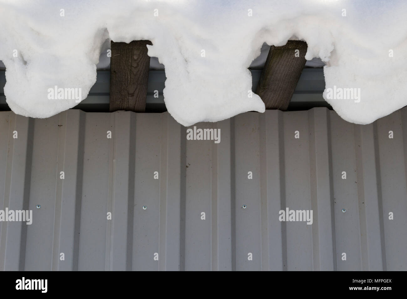 Overhanging over hang overhang hi-res stock photography and images - Alamy