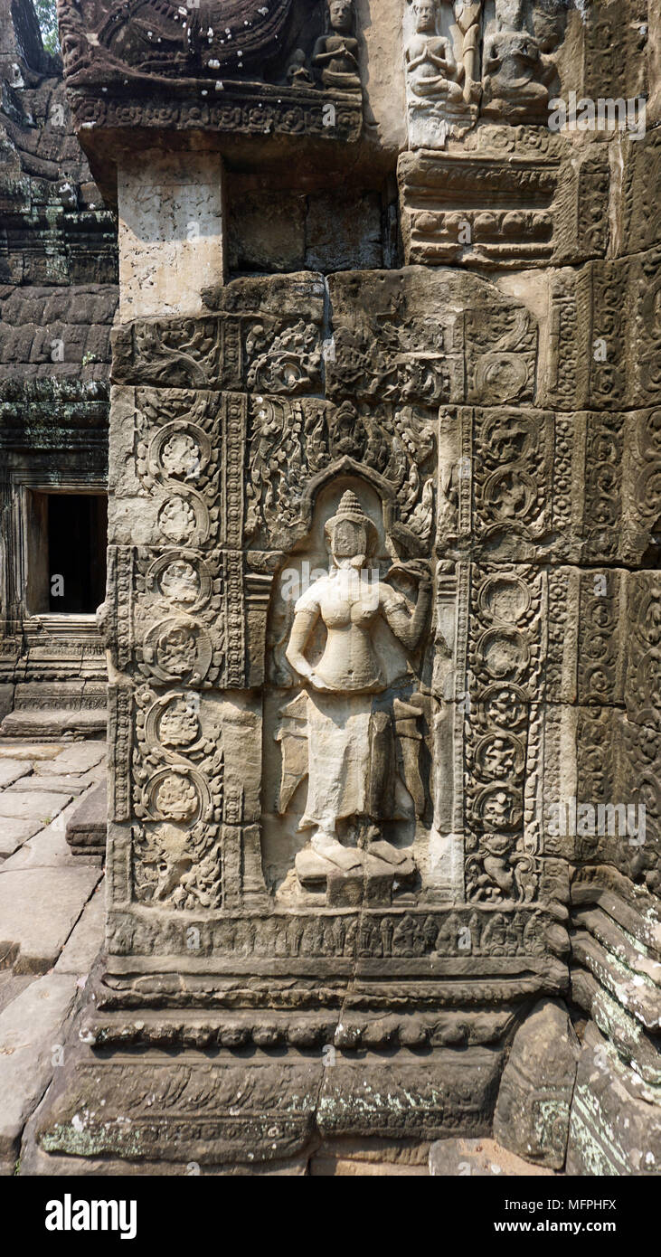 close up of wall figures in angkor wat Stock Photo - Alamy