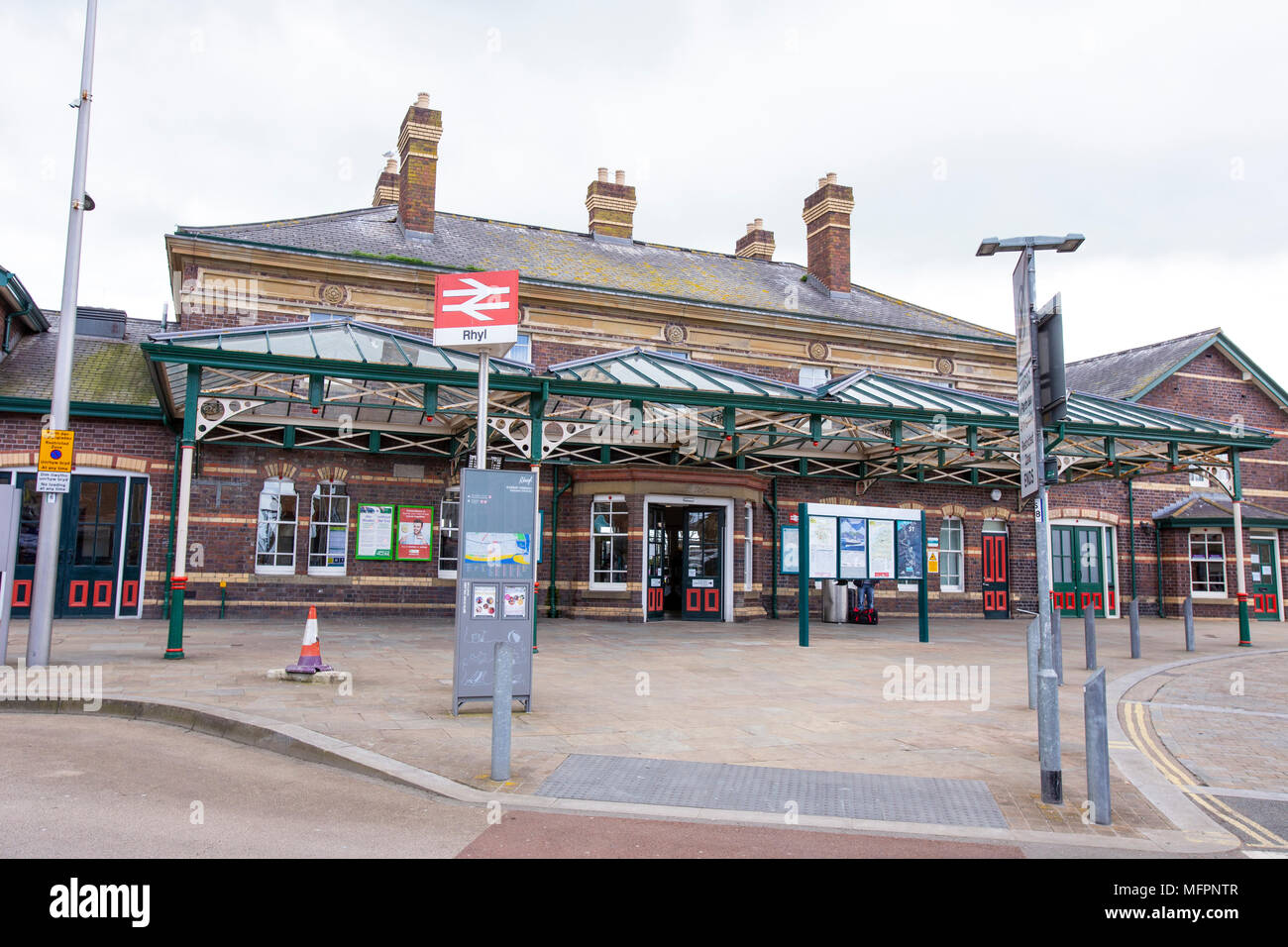 Railway station in Rhyl Denbighshire Wales UK Stock Photo - Alamy