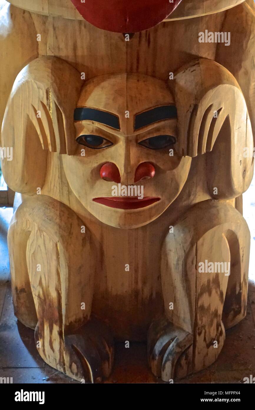 Tlingit clan house hi-res stock photography and images - Alamy