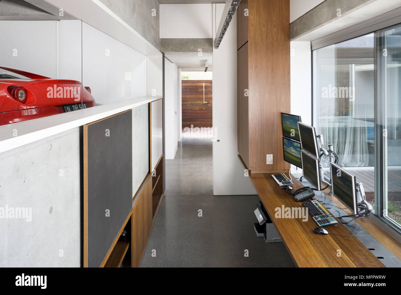 Integral garage hi-res stock photography and images - Alamy