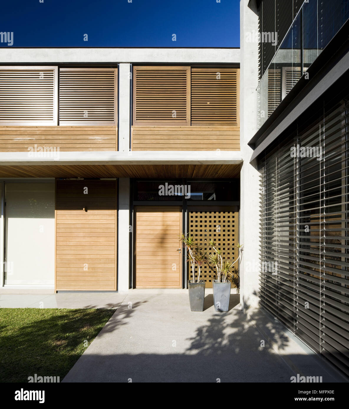 Exterior of modern house with patio area Stock Photo - Alamy