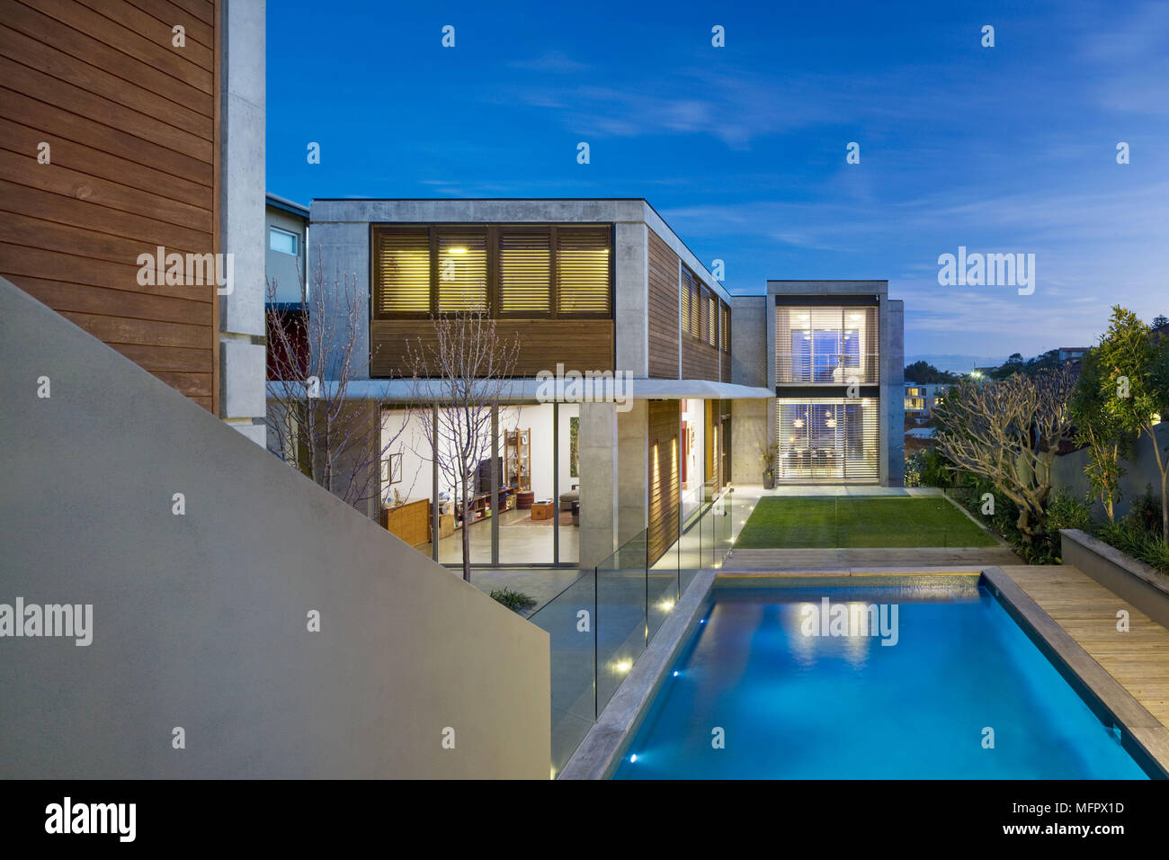 Australian house with swimming pool hi-res stock photography and images ...