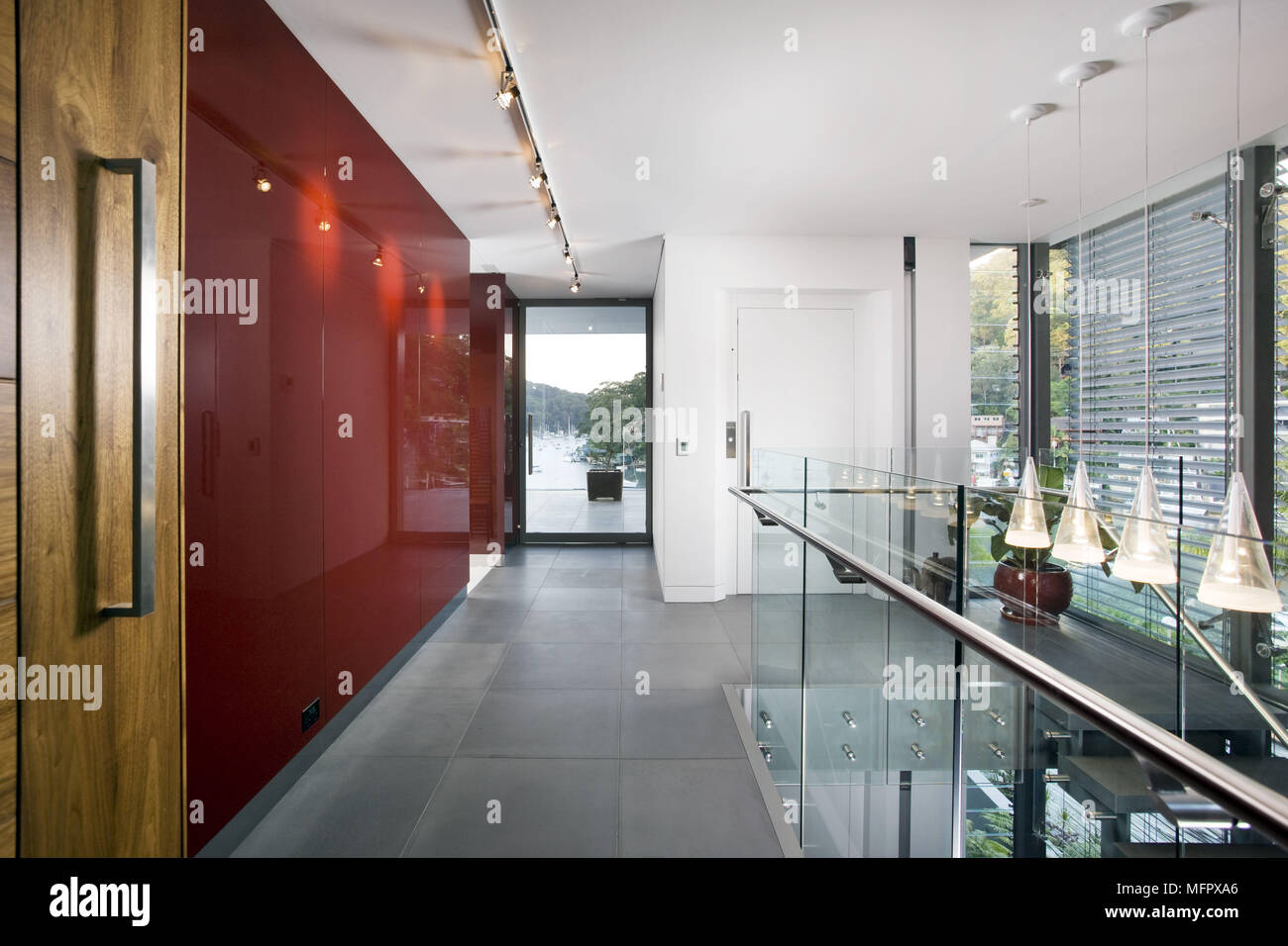 Modern landing hi-res stock photography and images - Alamy