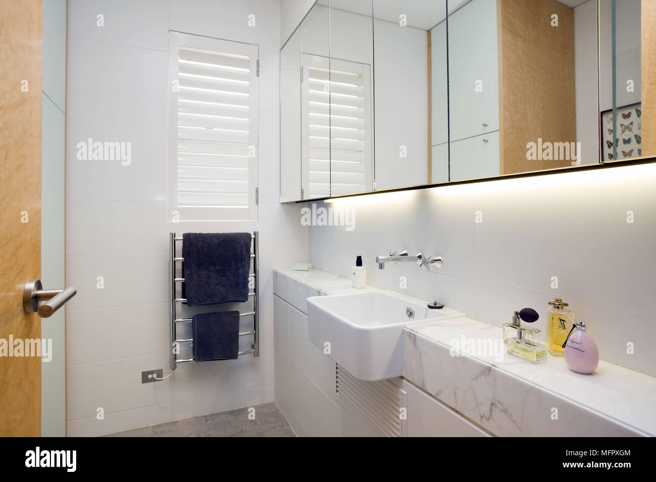 Built in washbasin hi-res stock photography and images - Alamy