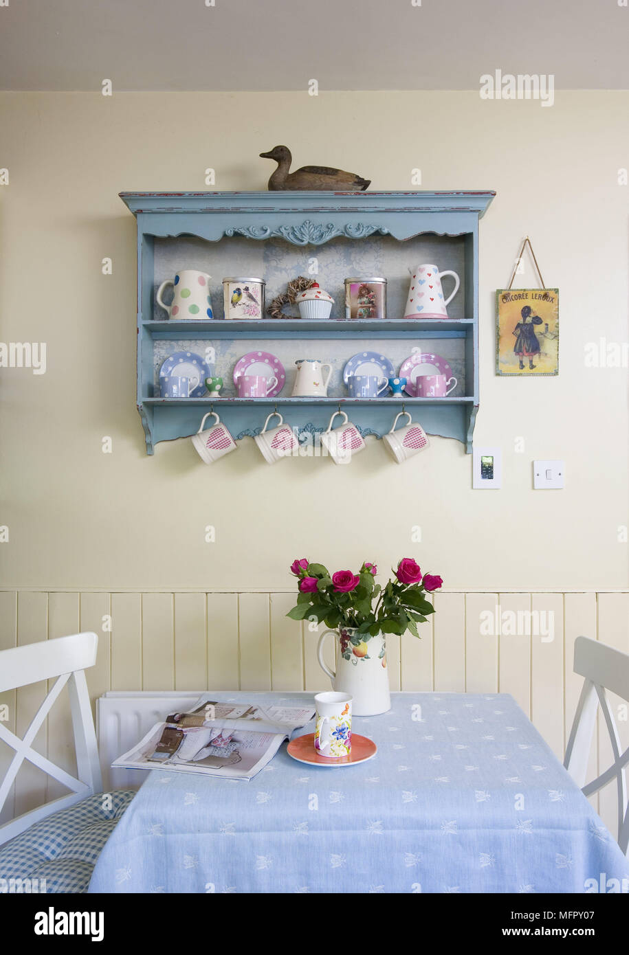 Contemporary shaker style kitchen hi-res stock photography and images ...