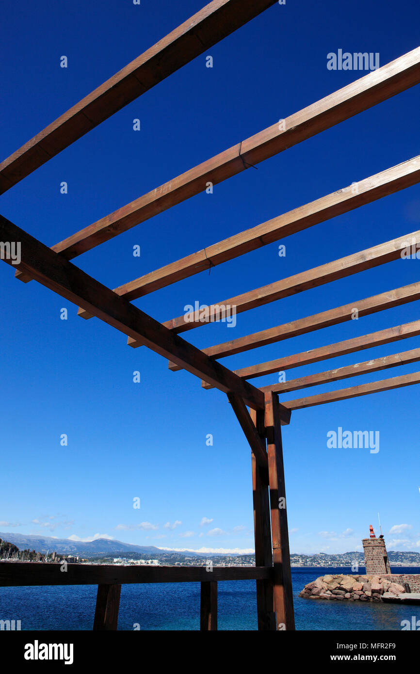 Seascape of the French Riviera between the sea and the mountains, ThÃ ...