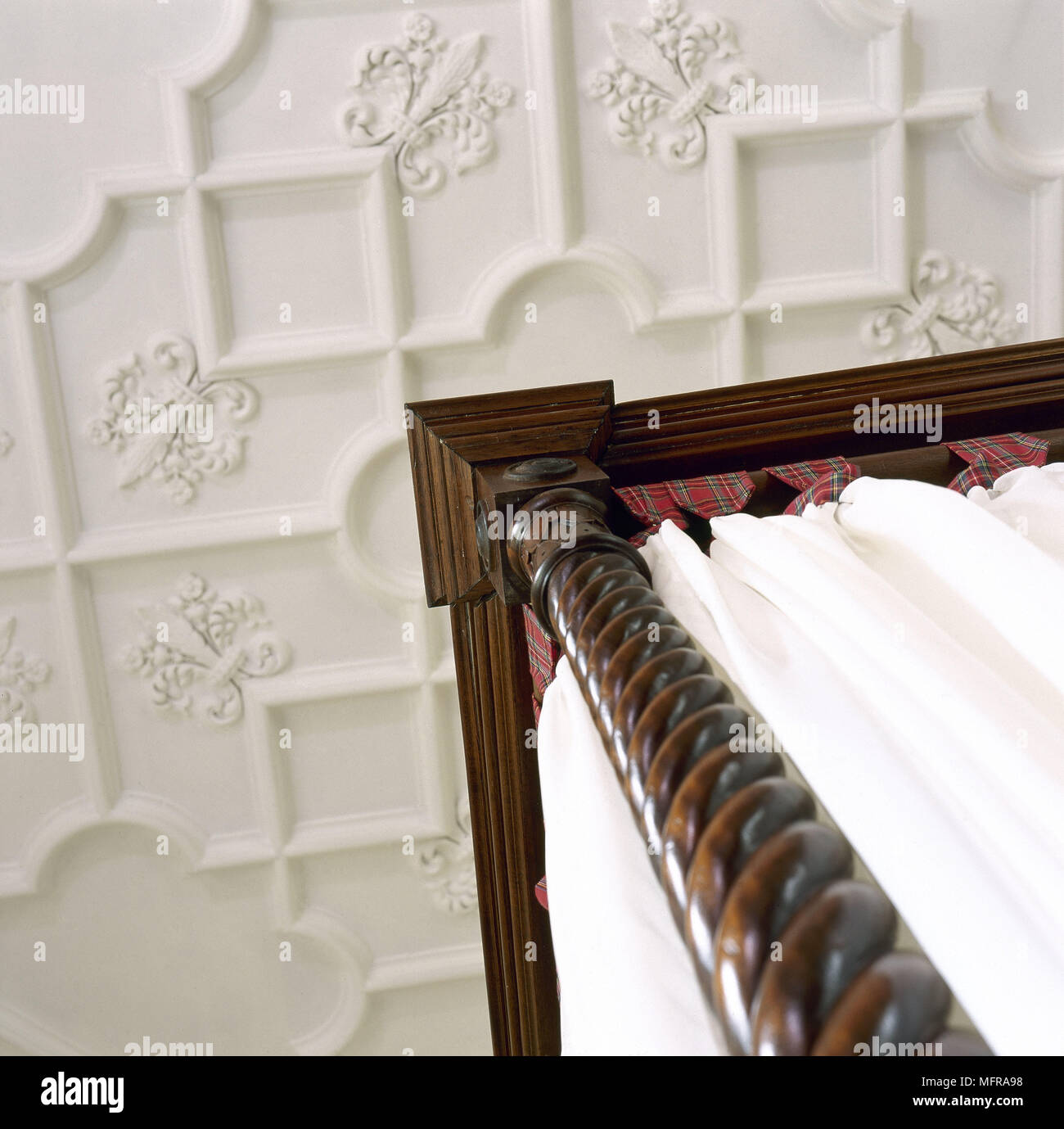 Traditional ornate decorative ceiling plaster work Interiors detail ...