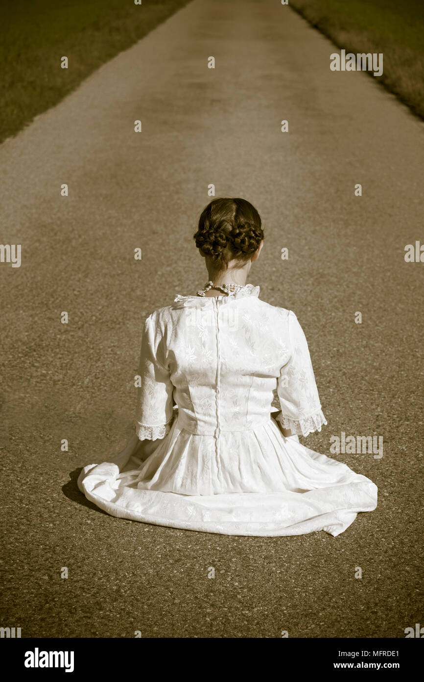 Victorian shadow woman hi-res stock photography and images - Alamy