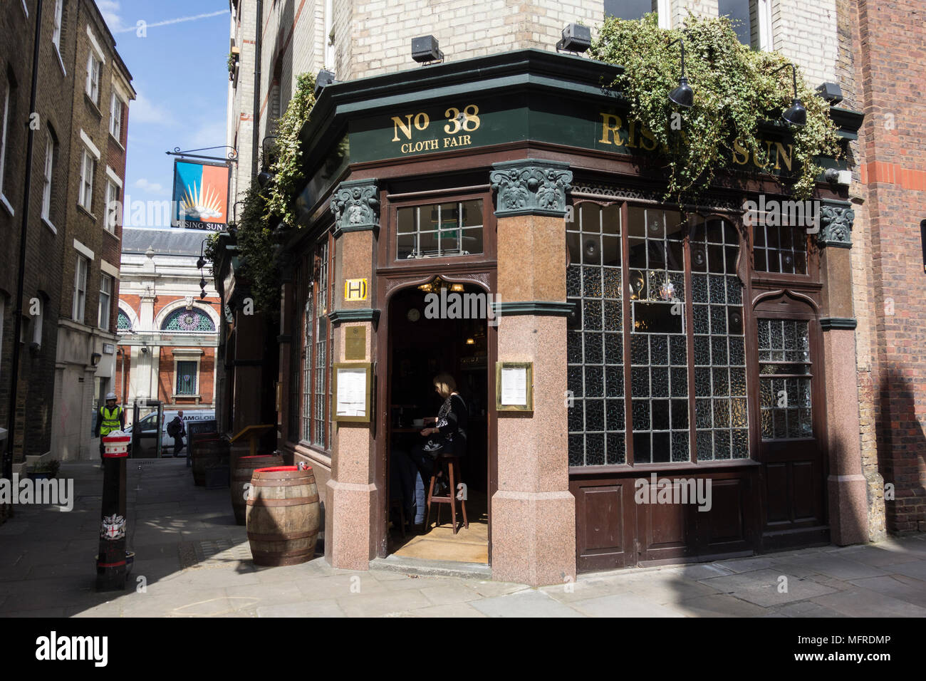 The rising sun pub london hi-res stock photography and images - Alamy