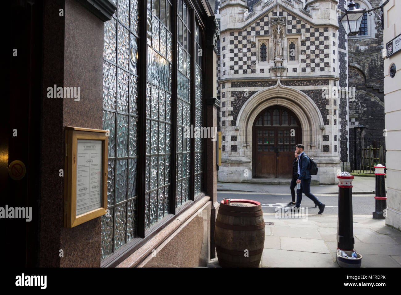 London the rising sun pub hi-res stock photography and images - Alamy