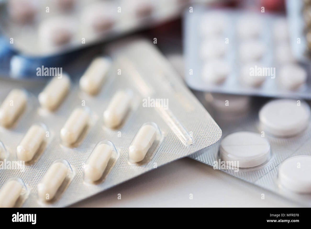 Many different pill various hi-res stock photography and images - Alamy