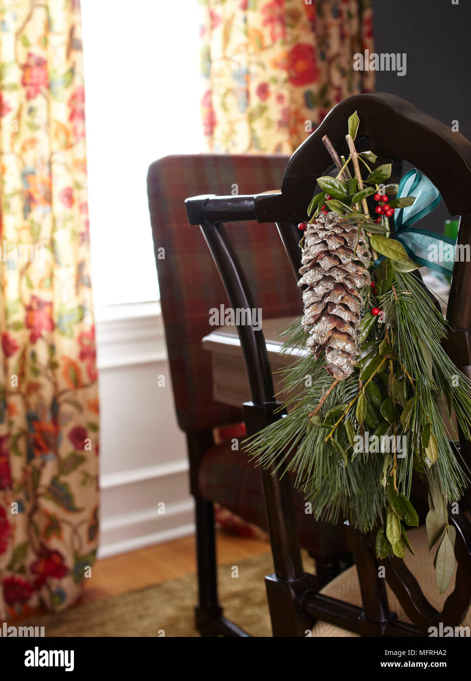Chair and pine cone hi-res stock photography and images - Alamy