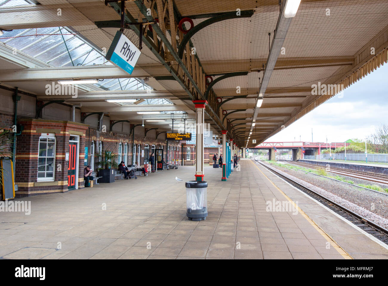 Rhyl train station hi-res stock photography and images - Alamy