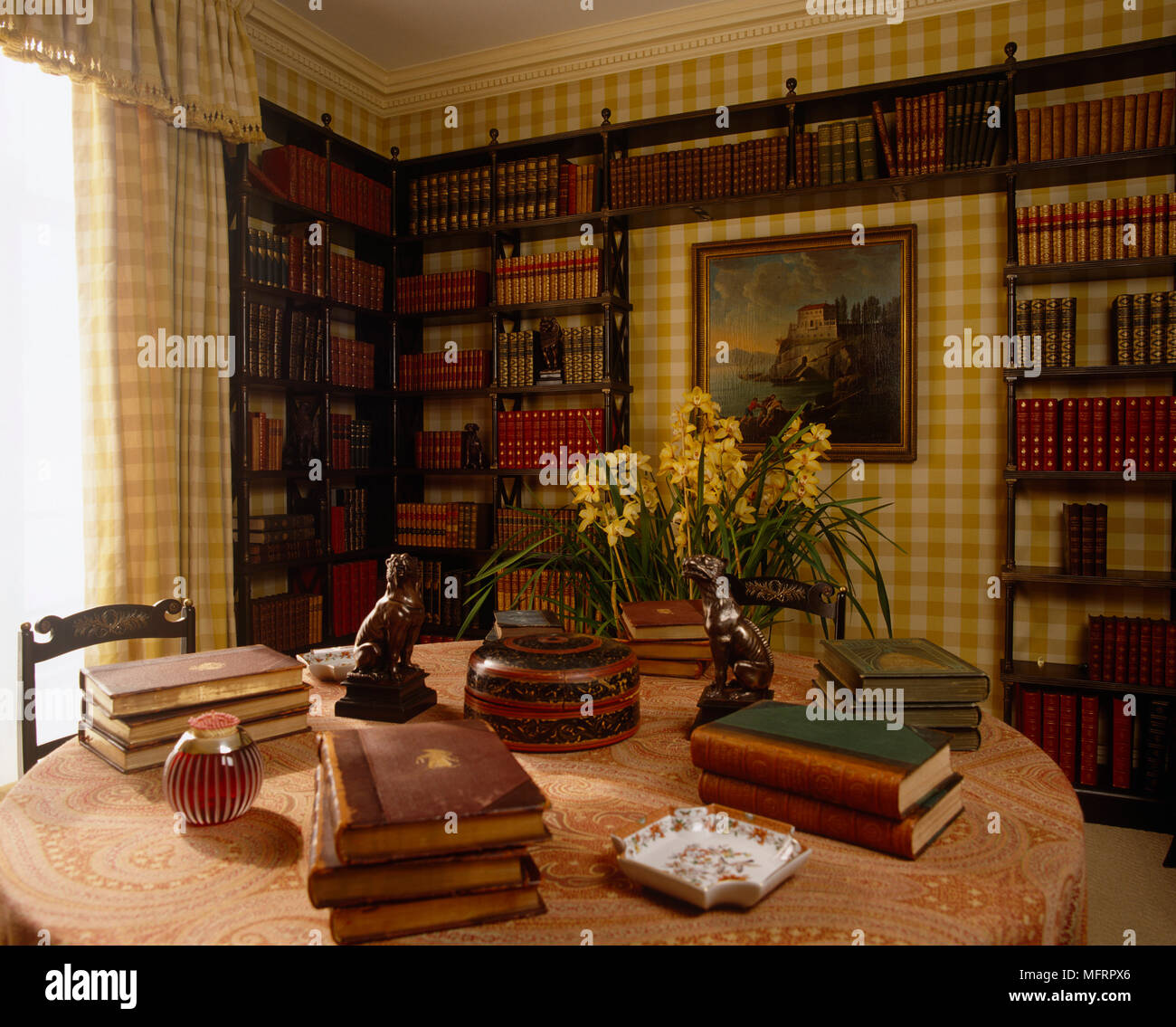 Wallpapered image hi-res stock photography and images - Alamy